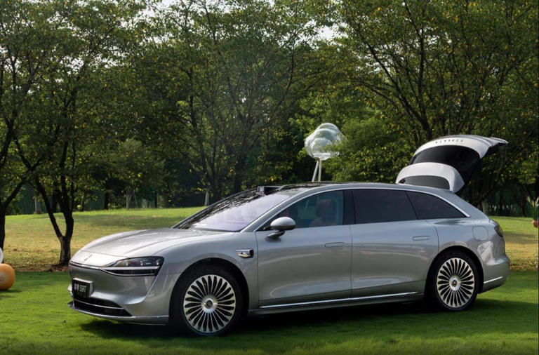 享界S9T与奥迪E5同日上市，30万级纯电旅行车谁更值得入手？