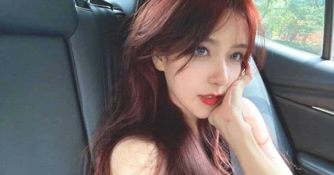 LPL解说Rita自称30多年没谈过恋爱，结婚不要彩礼！姿态有一个坏习惯不会和他在一起