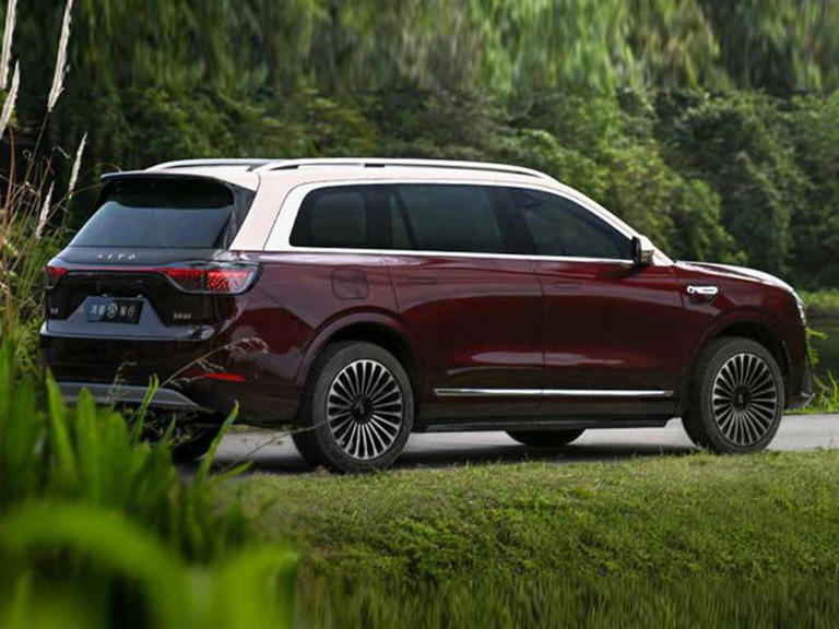 想买大型SUV的有福了！零跑D19定档10月16日发布，或售25-30万