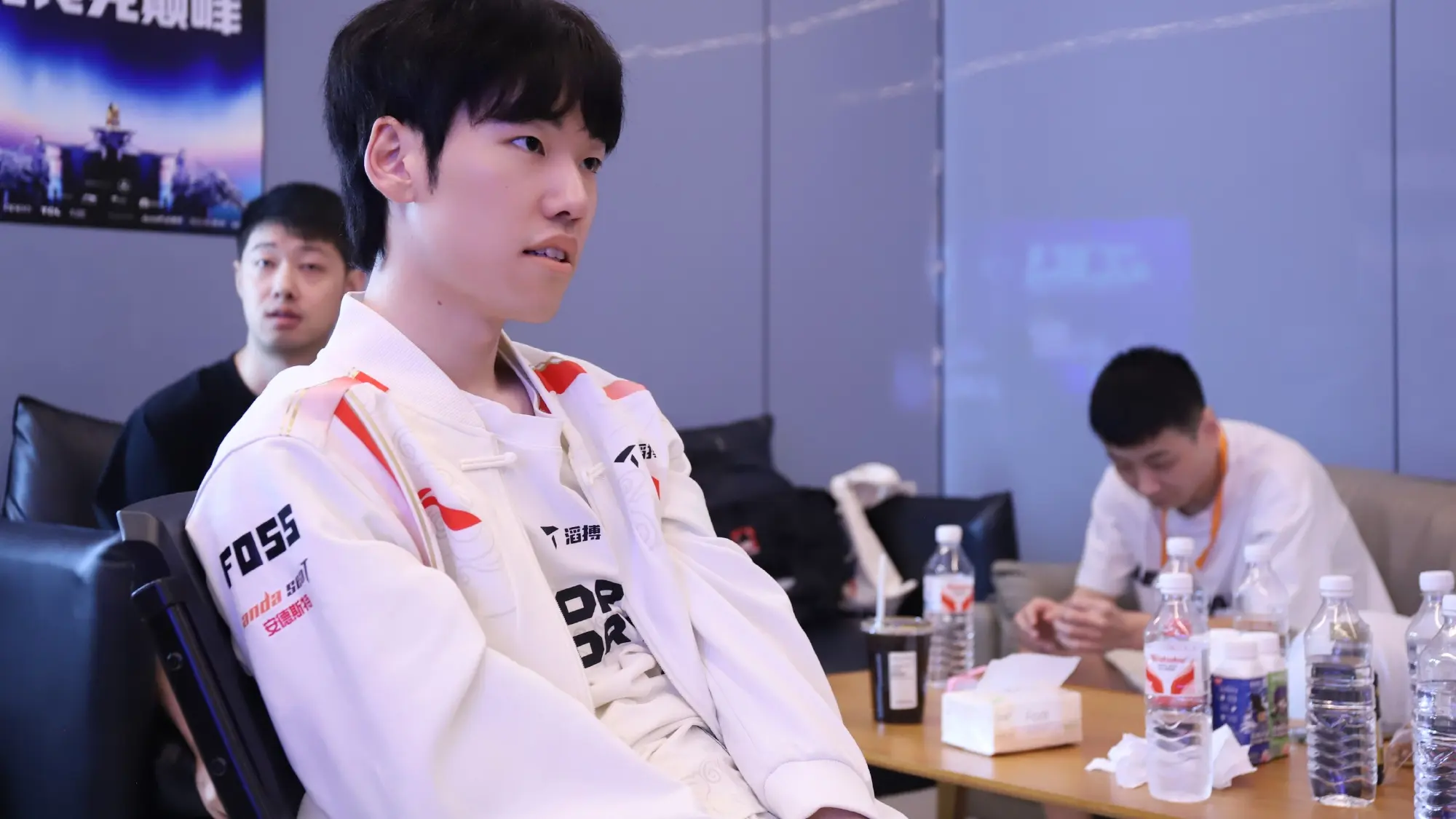 LPL决赛“垃圾话”爆了！369当面喊话Bin哥：比赛输了请弯一下腰