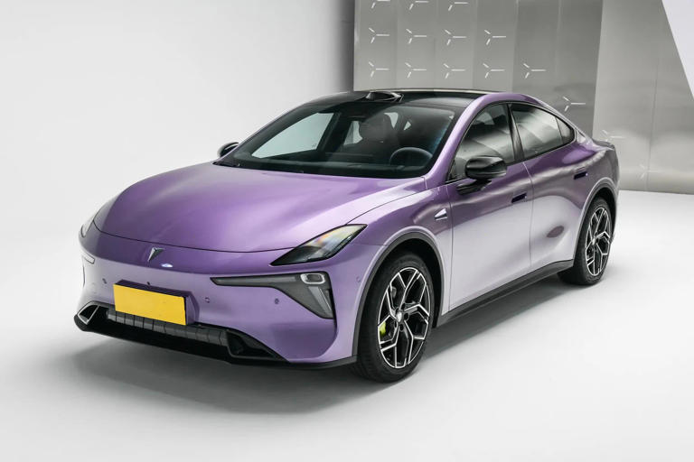 深蓝L06：标配激光雷达，首搭3纳米芯片，磁流变悬架的全新中型车