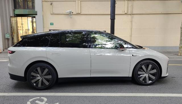 “小号i8”要来了！理想i6现身，车长4米95配5座，最高720km续航