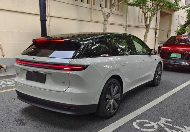 “小号i8”要来了！理想i6现身，车长4米95配5座，最高720km续航