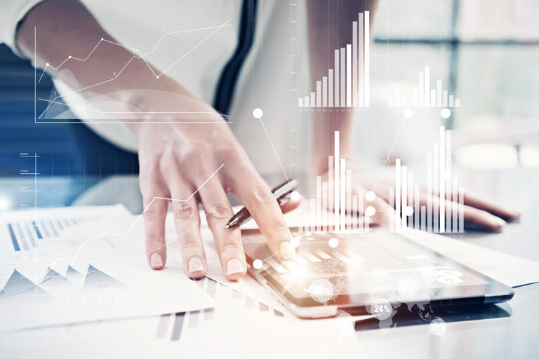 蓝英装备：2025年度业绩预告