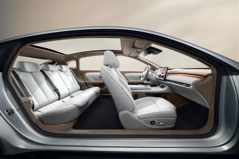 启源A06携双动力登场，800V碳化硅平台+激光雷达，重塑家轿新体验