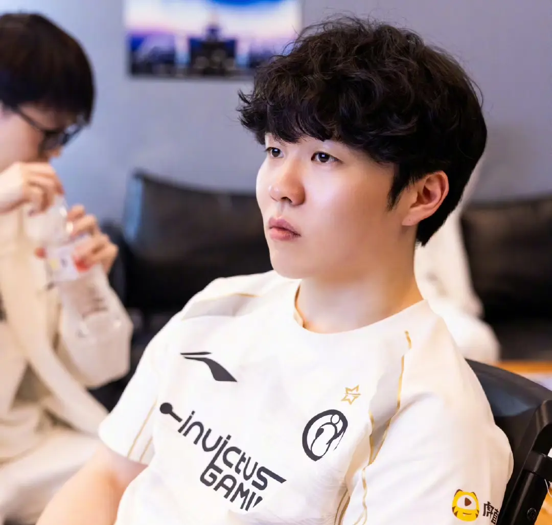 IG不敌BLG后迎来舆论反噬！Wei惨遭对位处刑，Gala独木难支引热议