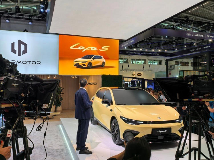 零跑Lafa5慕尼黑车展惊艳亮相，剑指欧洲个性轿跑SUV市场