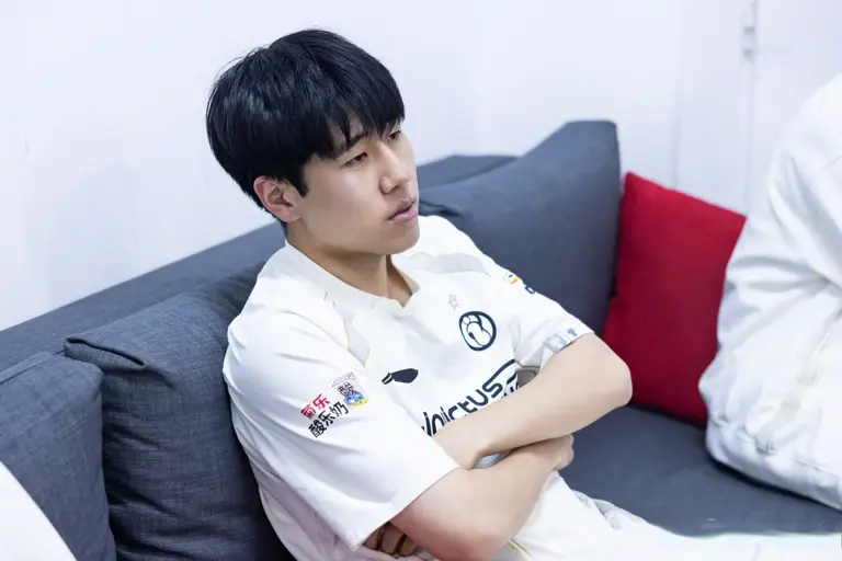 心疼GALA！IG不敌BLG，官博炸了！Rookie和wei主动认错：没打好