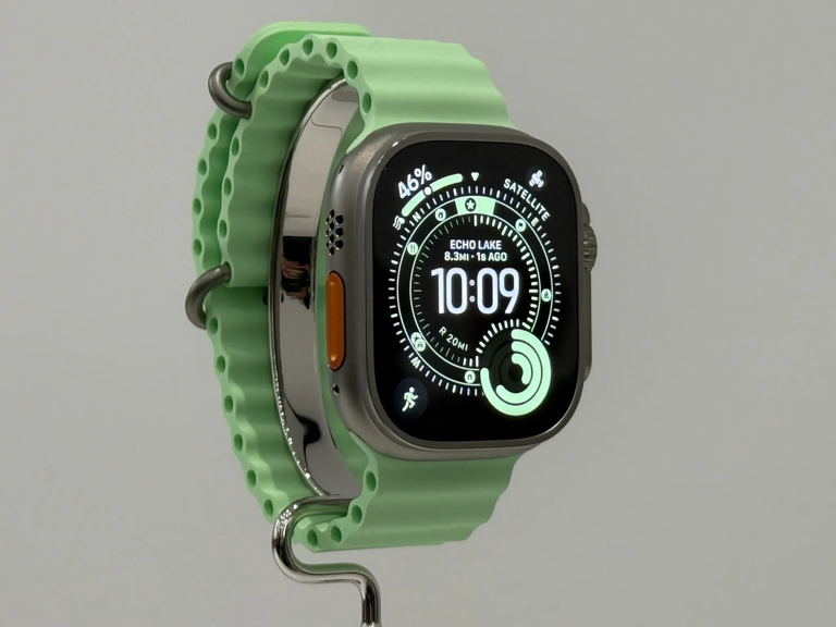 苹果Apple Watch Ultra 3智能手表和 AirPods Pro 3 无线耳机上手