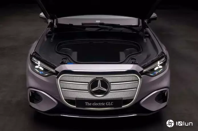 Mercedes-Benz纯电GLC IAA亮相 四代MB.OS系统，MBUX Hyperscreen环舱巨屏