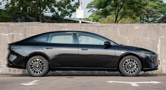 11.99万元起，定位中大型轿车，日产N7稍微发力就能不愁没销量