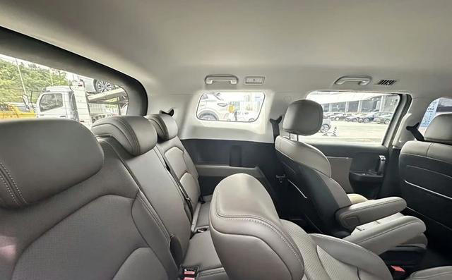 五菱全新银标MPV！五菱星光730再度露面，长4米91，三种动力可选