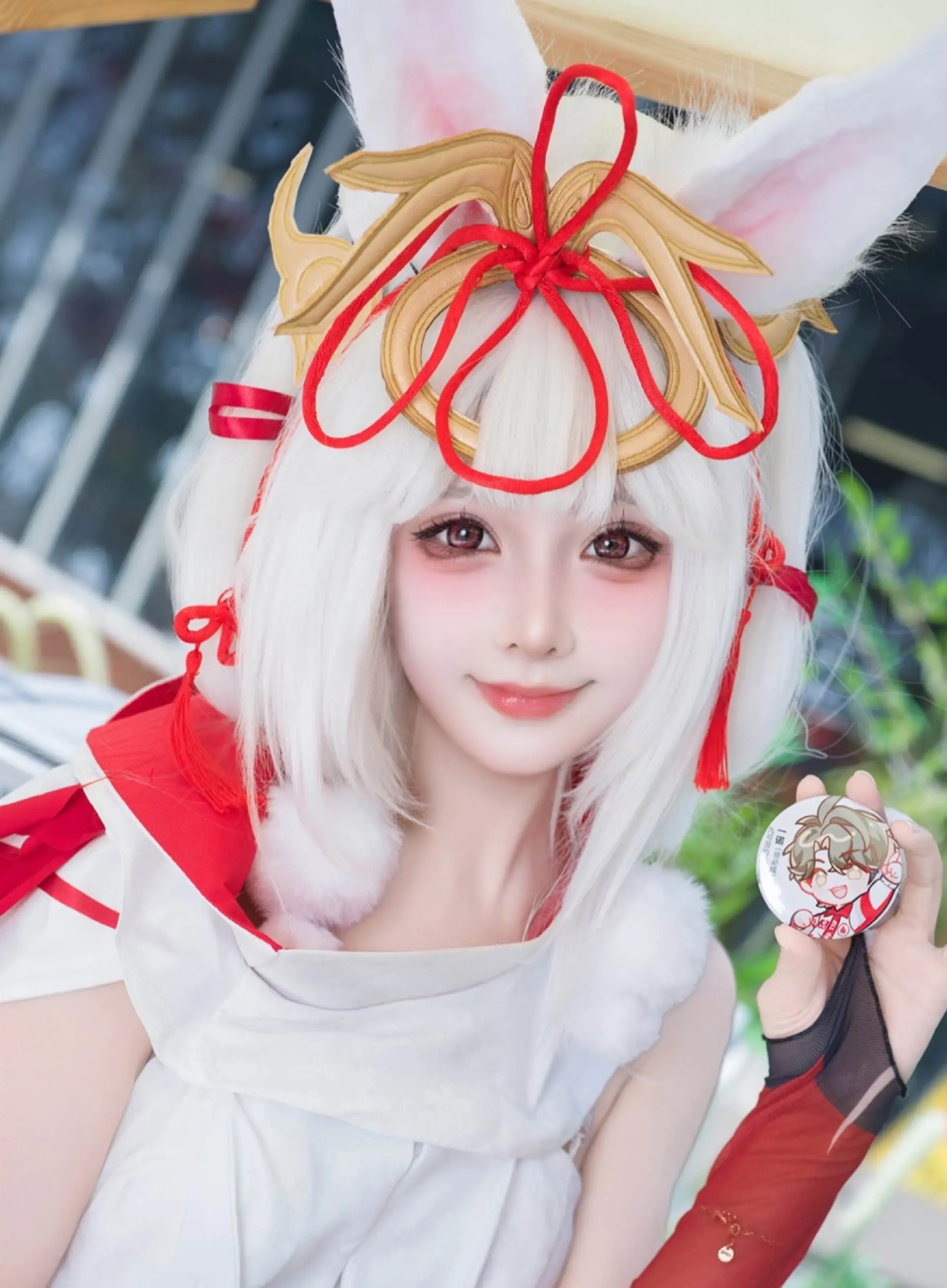 网红cos公孙离，在kpl现场超棒，身穿白衣裙，头戴白发，造型完美