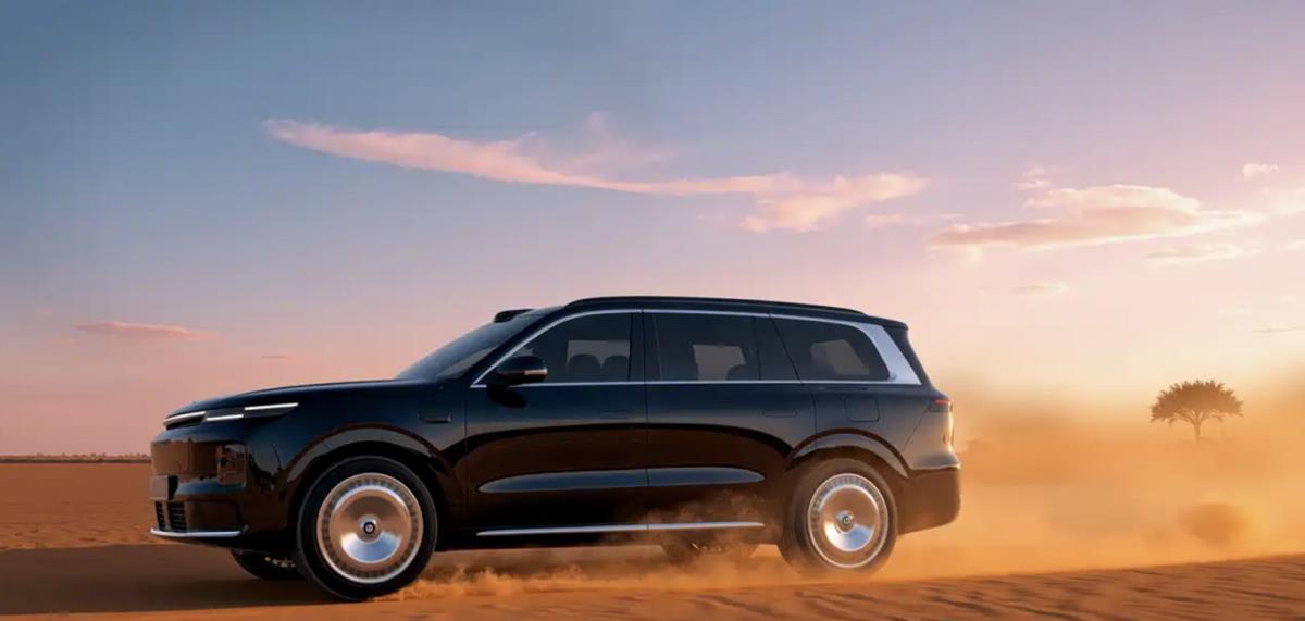 全新零跑D19实车曝光，感觉都可以打问界M9了