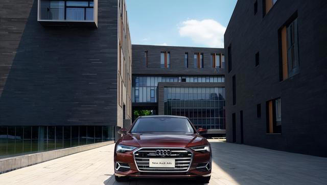 一汽奥迪A6L 3.0T引擎，动力强劲！