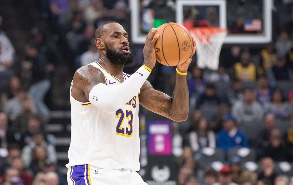 雷迪克：去年湖人严重依赖詹姆斯！对他要求太高！