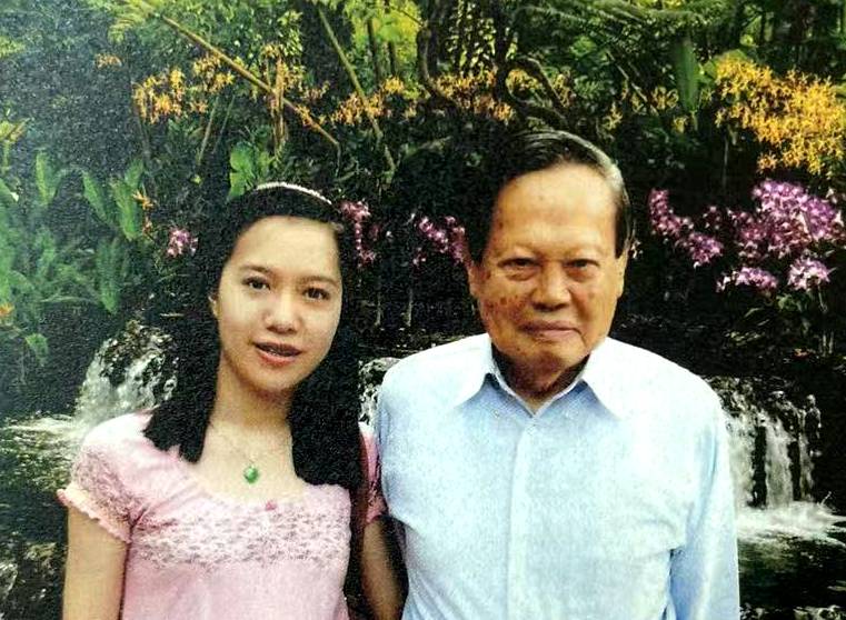 杨振宁庆祝103岁生日，现场照曝光但未见本人出镜，与翁帆低调搬家安静相守