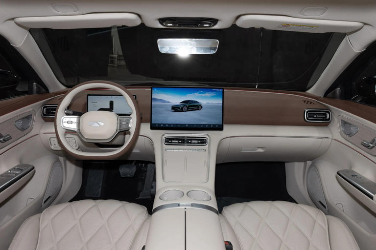 奇瑞“A9L”太猛！行政4座+2500公里续航，35天获5万订单