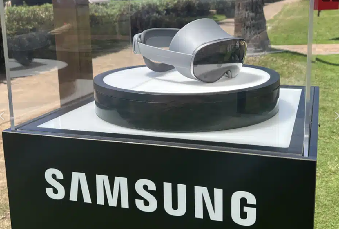 三星首款Galaxy XR头显亮相骁龙峰会，有望配索尼OLEDoS屏