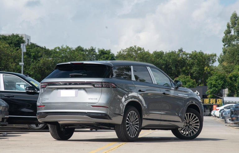 全新插混中型SUV即将上市！搭载双电机三挡DHT，综合续航超1400Km