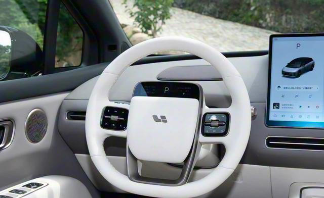 24.98万元！理想i6正式上市，续航720km／10分钟补能500km