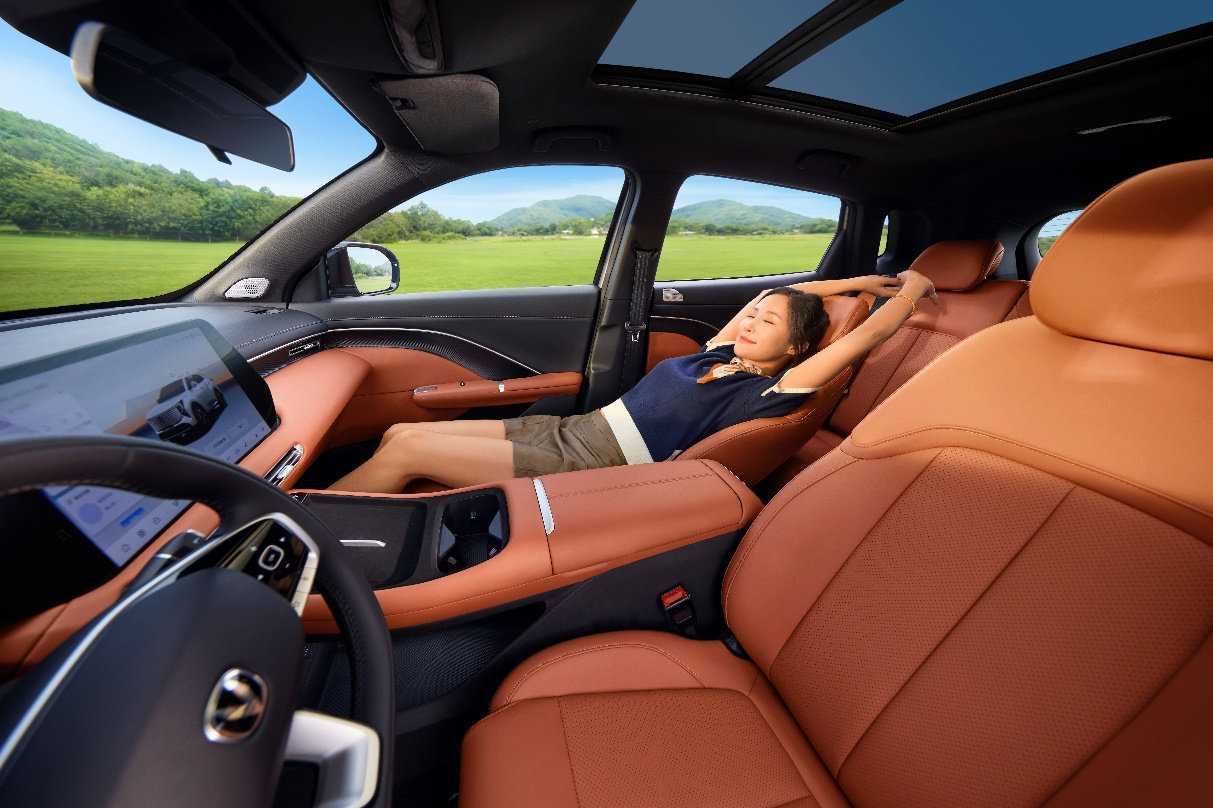 四代CS55PLUS起售7.89万，天枢智驾+APA泊车全配