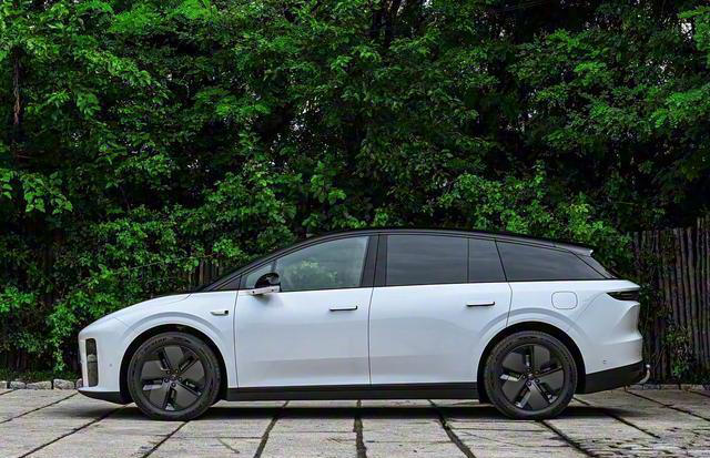 理想i6正式上市！售价不足25万，新形态纯电SUV，纯电续航720公里