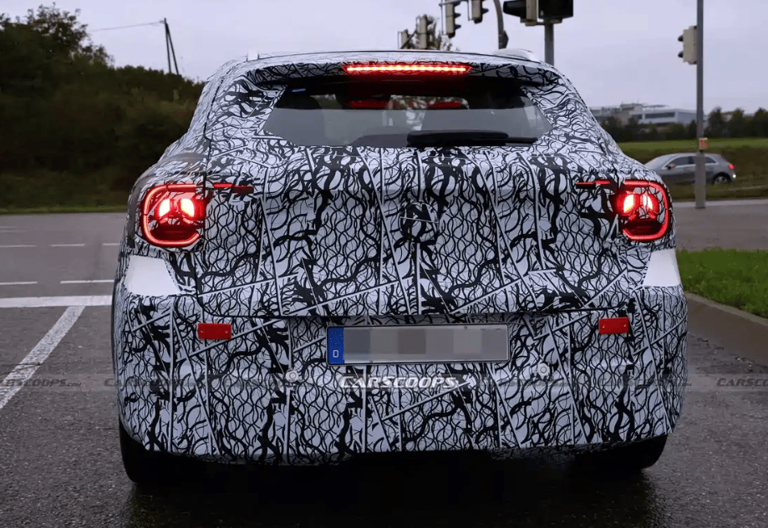 全新奔驰GLA混动版谍照初现！2027年发布，MMA平台+800V架构或成市场新亮点