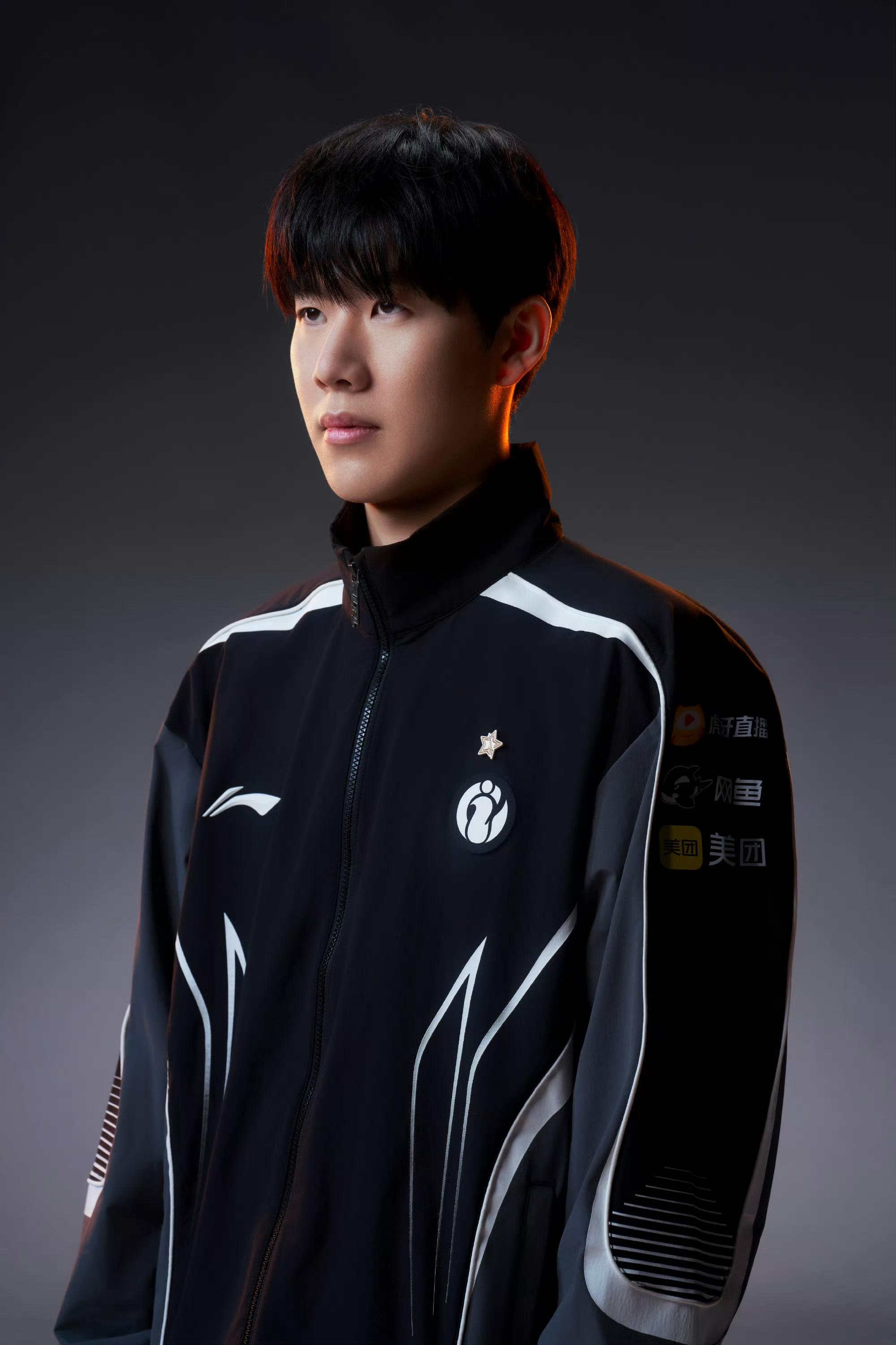 LPL官方发布iG选手S15定妆照：信念为铠，此战留名！