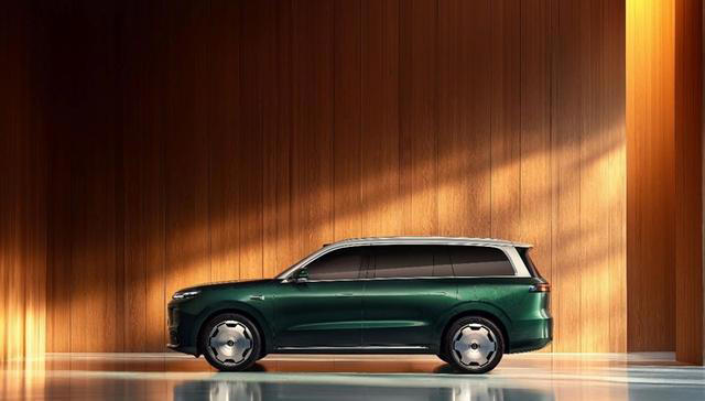 零跑D19全球首秀 增程版纯电续航超500km+80.3度电池