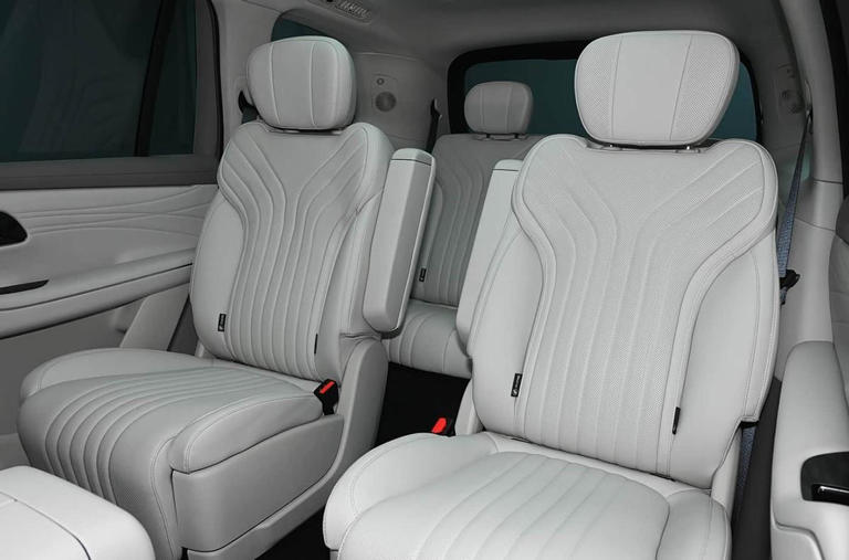 20万不到买混动大六座SUV，风云T11和银河M9怎么选？