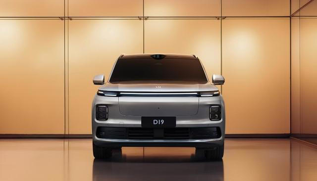 零跑D19全球首秀 增程版纯电续航超500km+80.3度电池