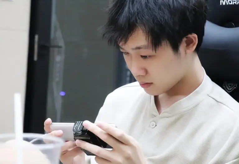 久哲是对的，小白熊被暖阳完爆！WB4-3险胜LGD进入胜者组离鸟巢更近了：落神尽力了，北诗给老林道歉