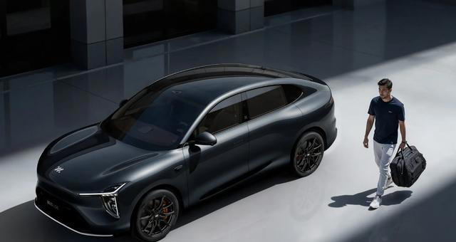 重新定义增程？全新智己LS6上市，800V平台加持，续航长，充电快