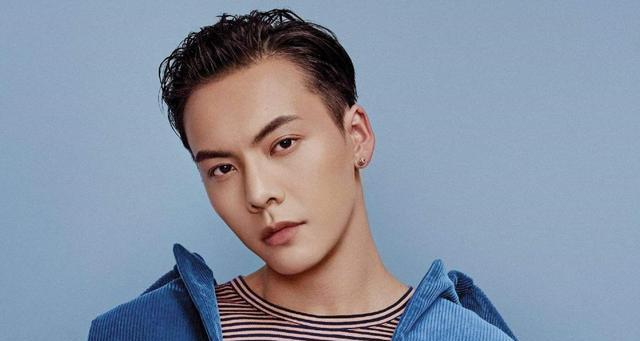 演员陈伟霆与模特何穗突然官宣结婚并已生子！俩人还晒出了亲密照