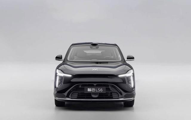 智己LS6增程版再增新车型，动力续航调整，售价24.49万元