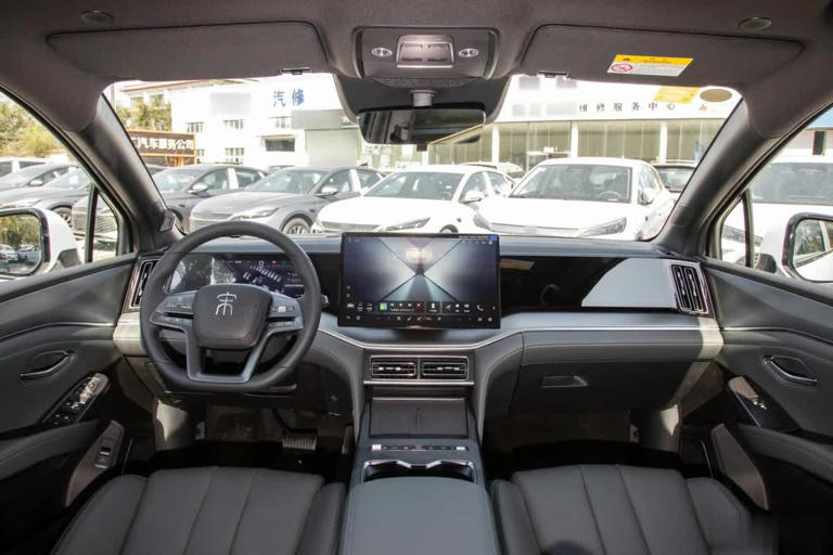 长安启源Q07天枢智能激光版对决宋L DM-i，中型SUV选谁？