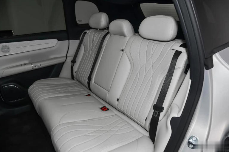 长安启源Q07天枢智能激光版对决宋L DM-i，中型SUV选谁？