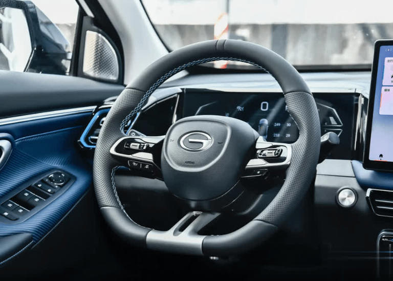 2026款GS3影速亮相，升级14.3英寸屏，油耗仅6.18L