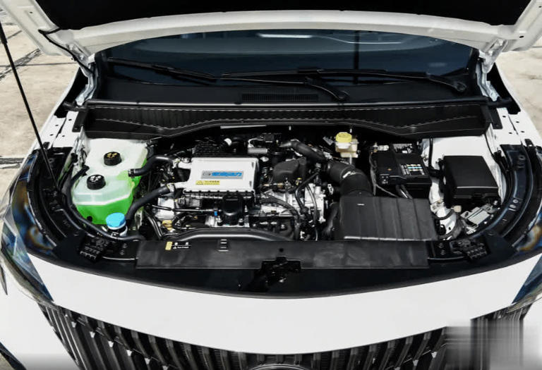 2026款GS3影速亮相，升级14.3英寸屏，油耗仅6.18L