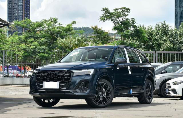 这款奥迪中大型SUV售价亲民，豪华外观配七座布局，搭第四代EA888