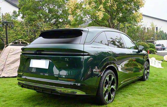 全新中型纯电SUV即将上市！猎装轿跑外观配激光雷达，续航超800Km