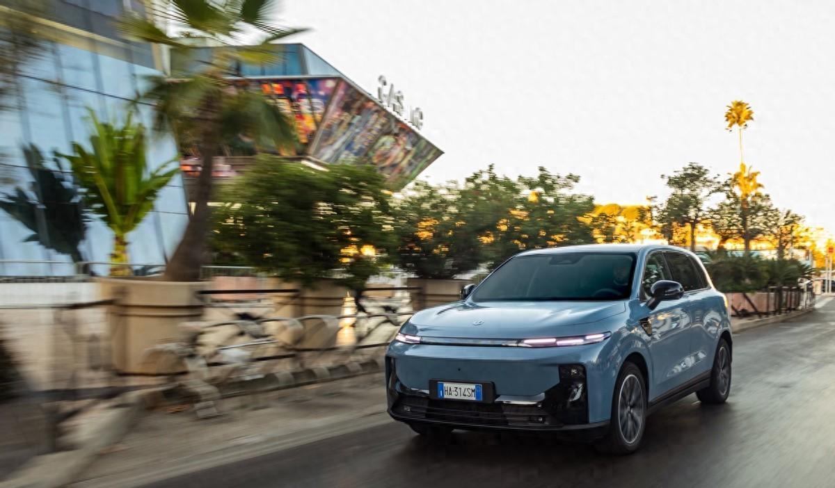 零跑B10法国全球媒体试驾收官，获30国权威媒体一致好评