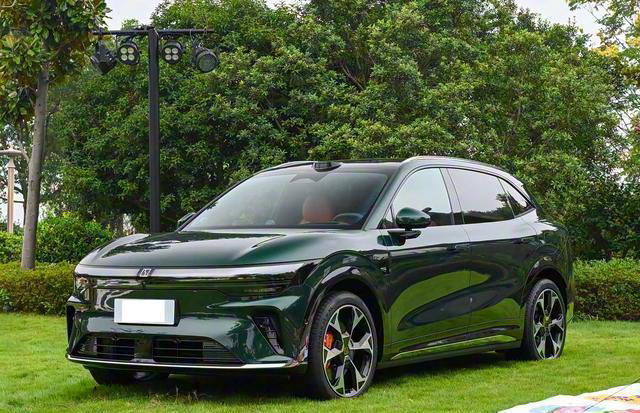 全新中型纯电SUV即将上市！猎装轿跑外观配激光雷达，续航超800Km