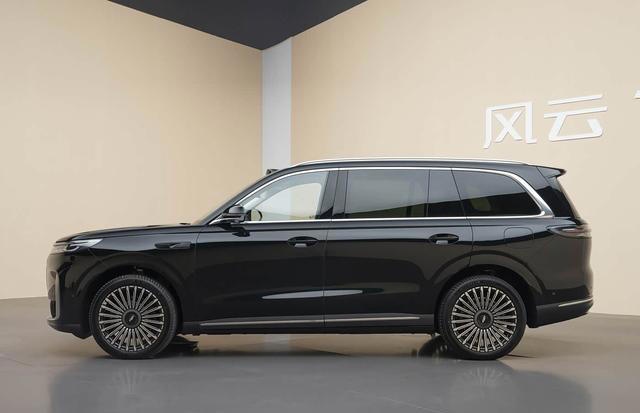 6座增程大型SUV即将预售！配30英寸连体屏+吸顶屏，外观似理想L9