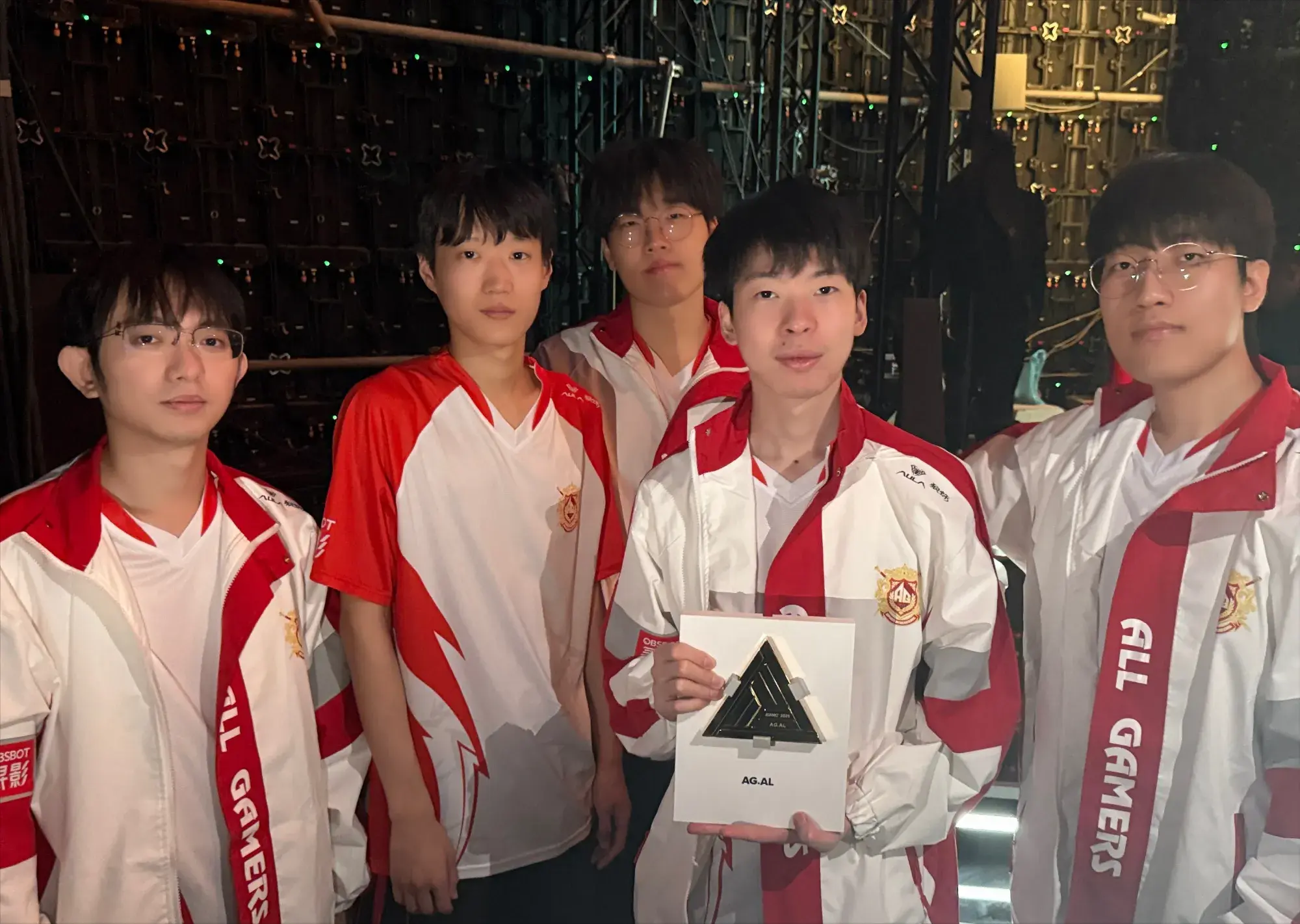 曝LPL俱乐部投入：BLG、IG位列前三！管泽元评世界赛Top20选手！