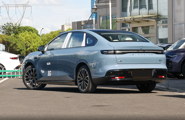 售价8.98万元起，零跑B01携激光雷达+8295芯片正式上市