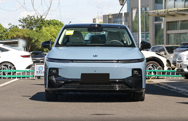 售价8.98万元起，零跑B01携激光雷达+8295芯片正式上市