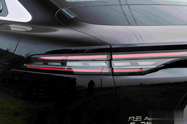 月销破万！超5米长国产“A9L”仅13.99万，合资不香了