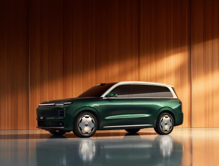 三分钟了解零跑D19：小油箱大电池的80度增程车型